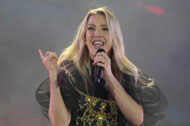 50 Most Famous Singers In The World - Hood MWR