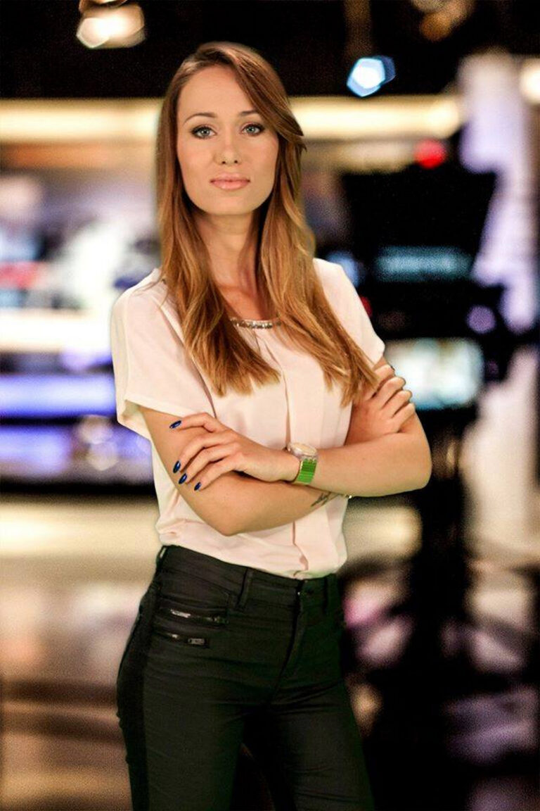 50 Beautiful Female Weather Reporters - Hood MWR