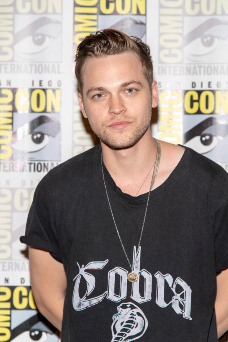 50 Famous Celebrities With Asymmetrical Faces - Hood MWR