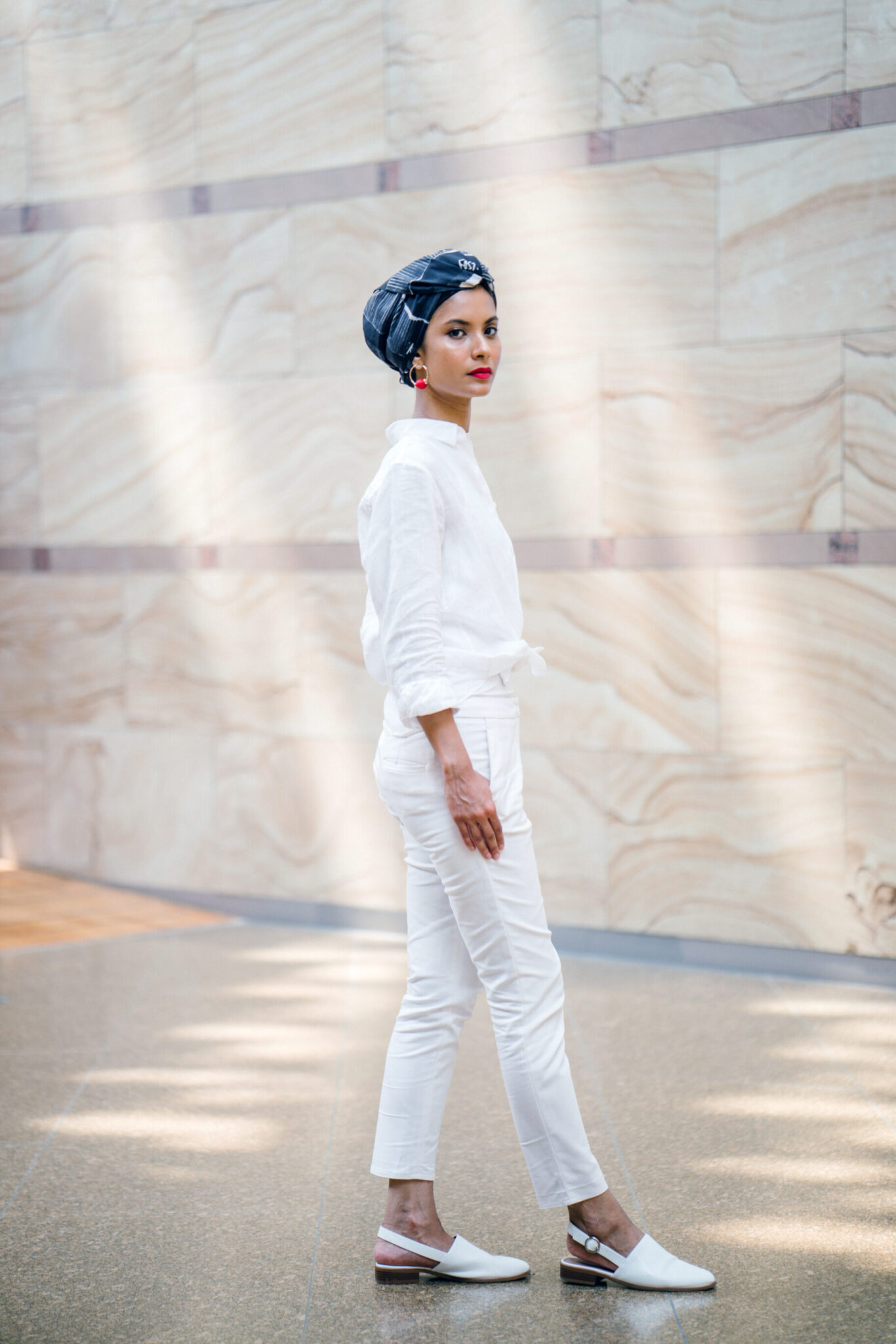 40 Outfits Ideas With White Shoes 2023 - Hood MWR