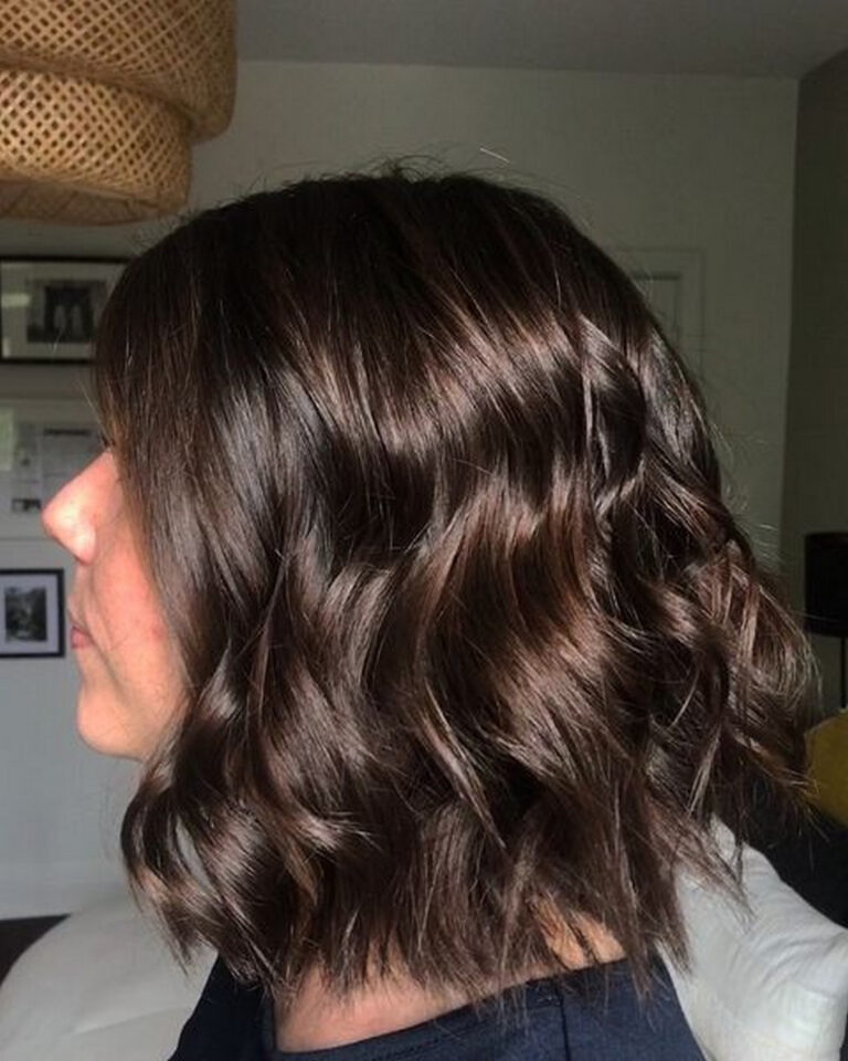 35 Flattering Hairstyles for Women in Their 40s - Hood MWR