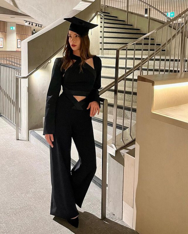 30 Stylish Outfit Combinations of What To Wear Under Cap And Gown ...