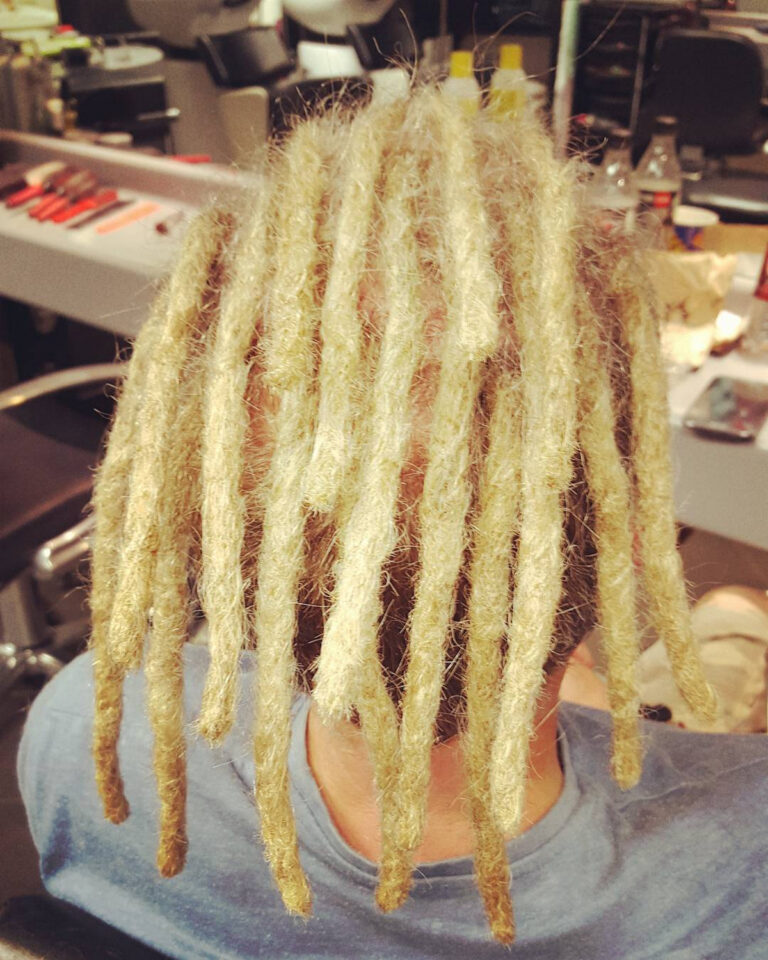 35 Stunning Short Dreadlock Hairstyles for Women in 2023 - Hood MWR