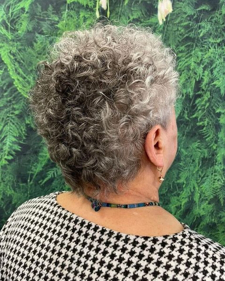 36 Short Permed Hairstyles for Women Over 60 to Look Younger - Hood MWR