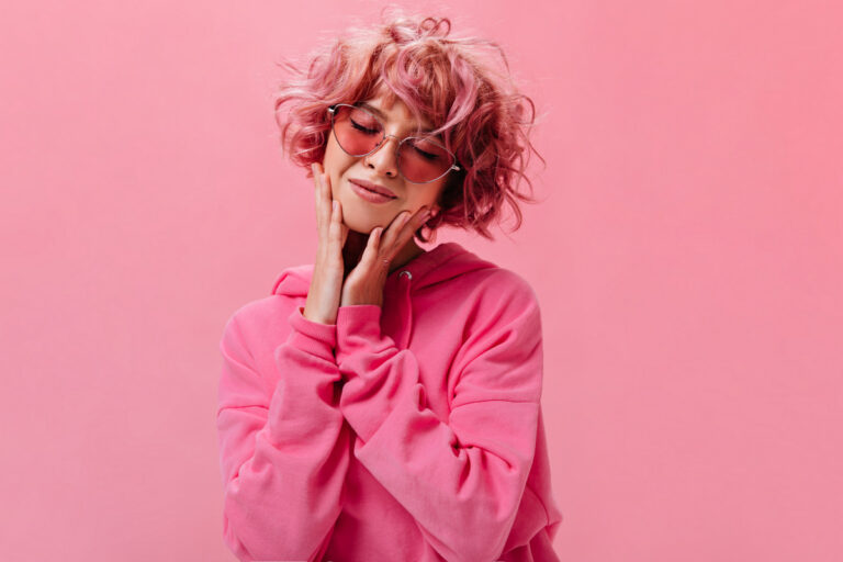 35 Short Curly Hairstyles For Women With Round Faces In 2023 Hood Mwr
