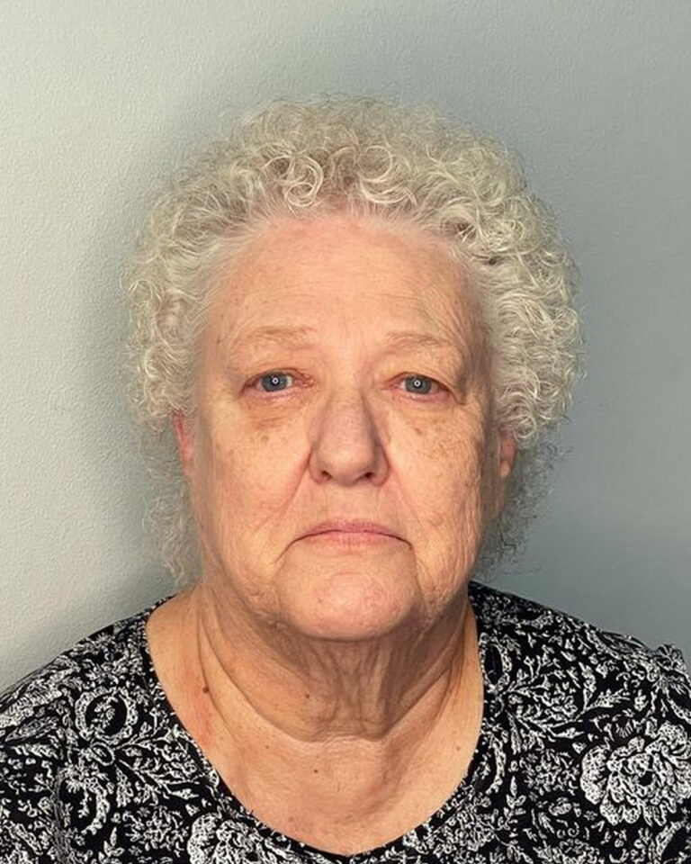 36 Short Permed Hairstyles for Women Over 60 to Look Younger - Hood MWR