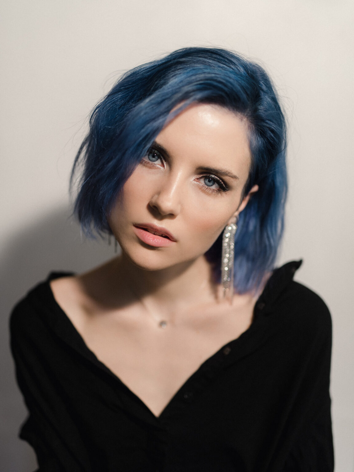 35 Perfect Blue Black Hair Color Ideas for a Bold Look - Hood MWR