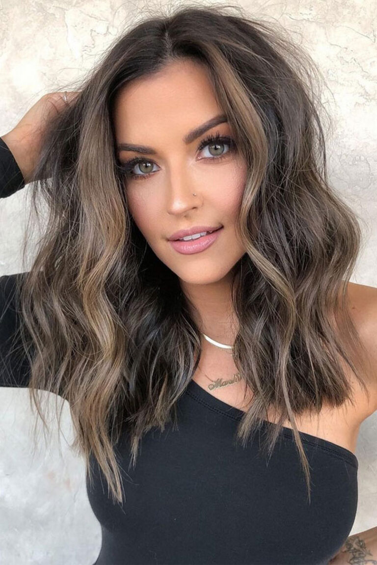 35 Most Beautiful Wavy Hair Styles For Women - Hood MWR