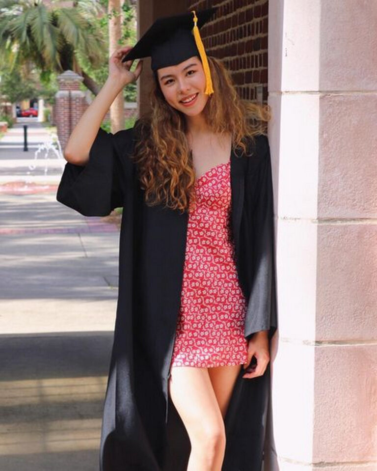 30 Stylish Outfit Combinations of What To Wear Under Cap And Gown ...