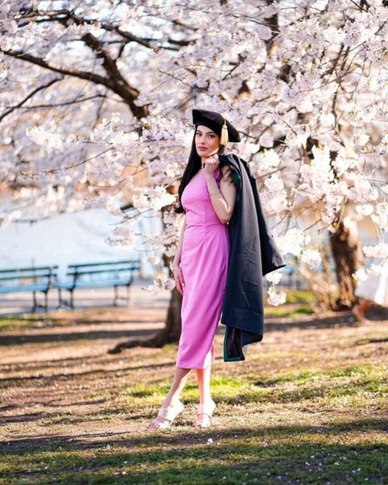 30 Stylish Outfit Combinations of What To Wear Under Cap And Gown ...