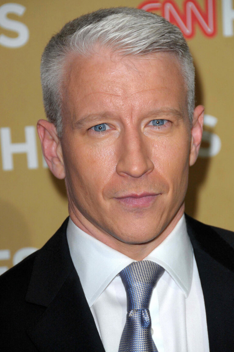 50 Most Influential News Anchors of All Time - Hood MWR
