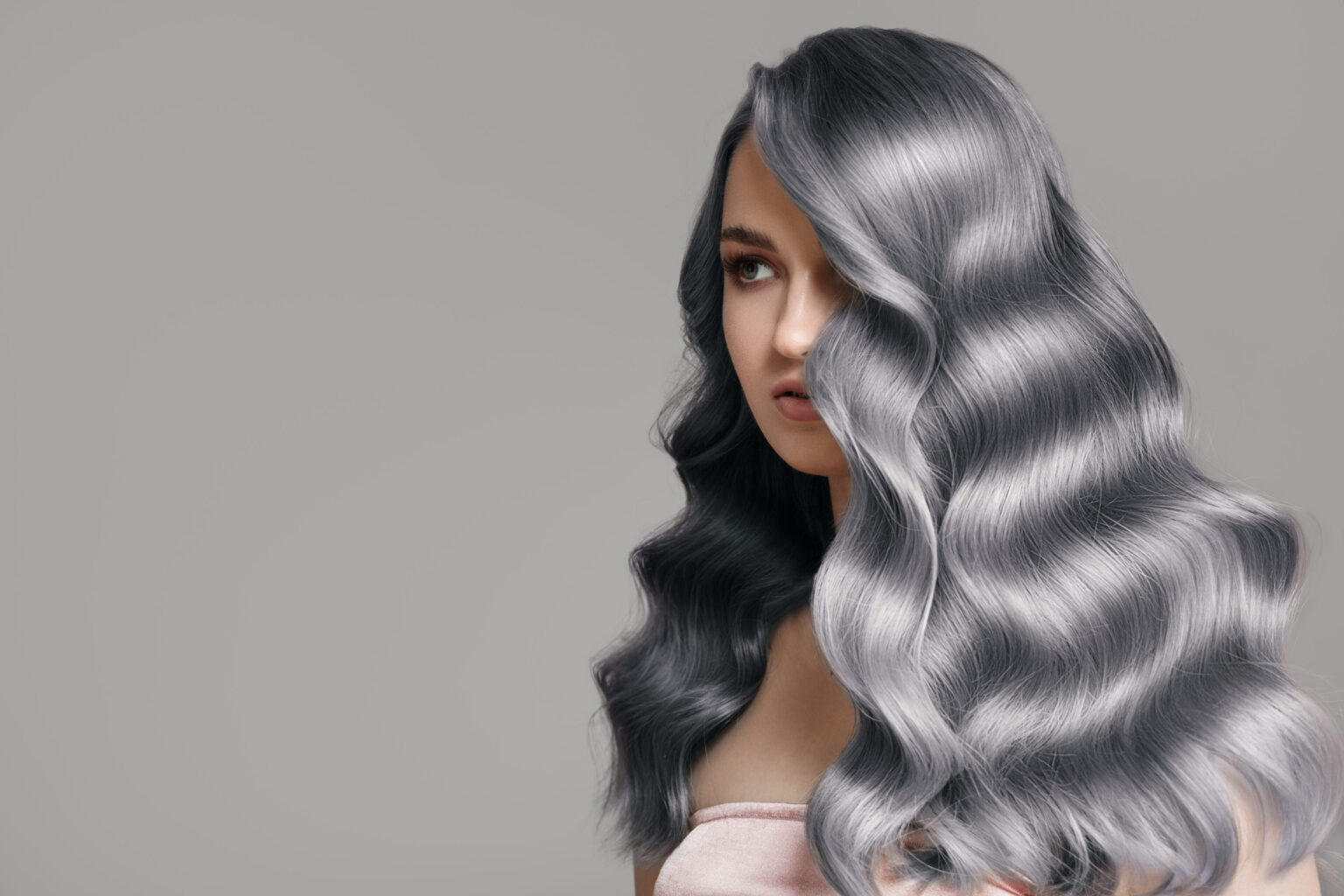 35 Smokey Ash Brown Hair Color Ideas for a Subtle Transformation