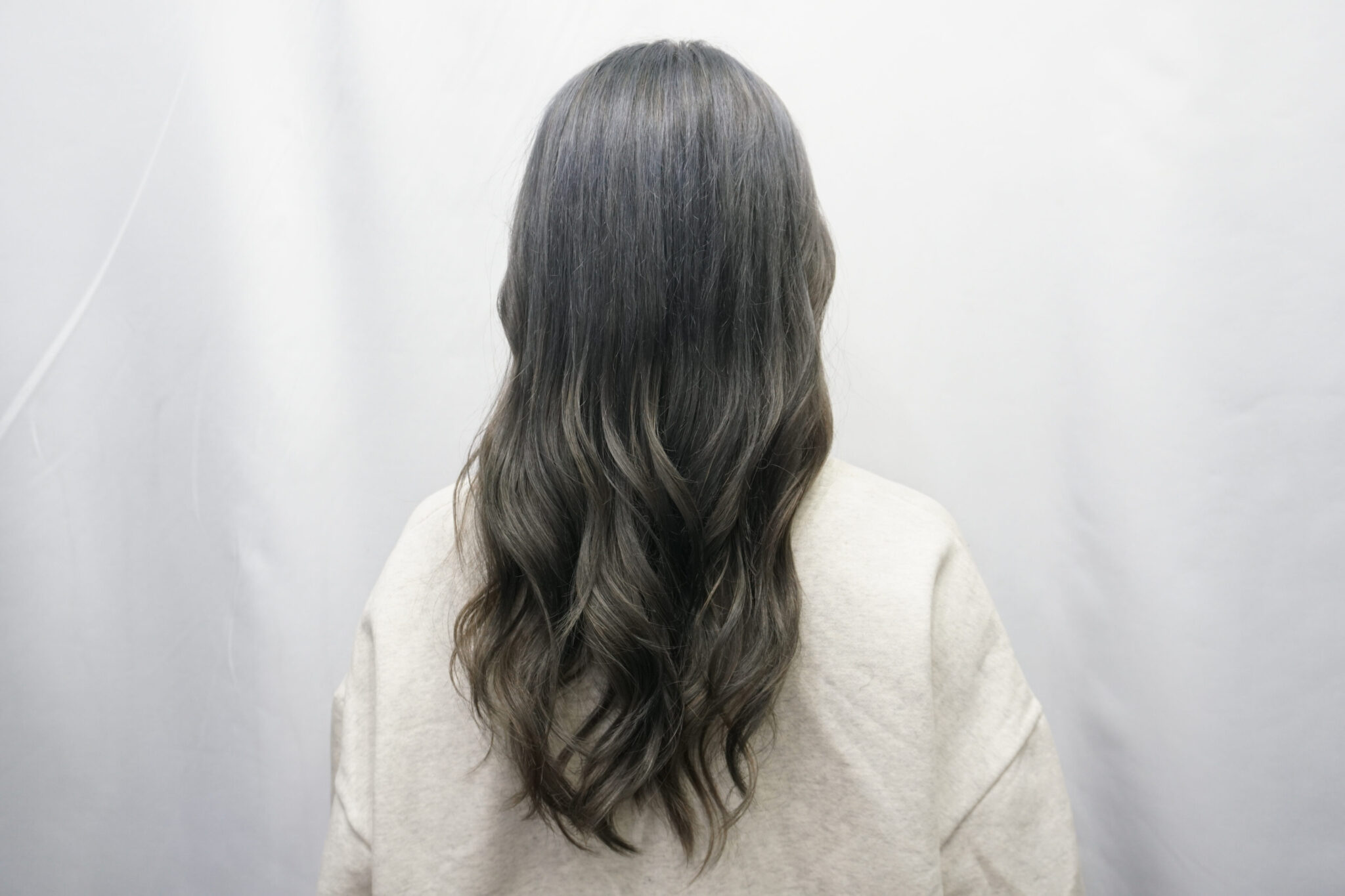 35 Smokey Ash Brown Hair Color Ideas for a Subtle Transformation