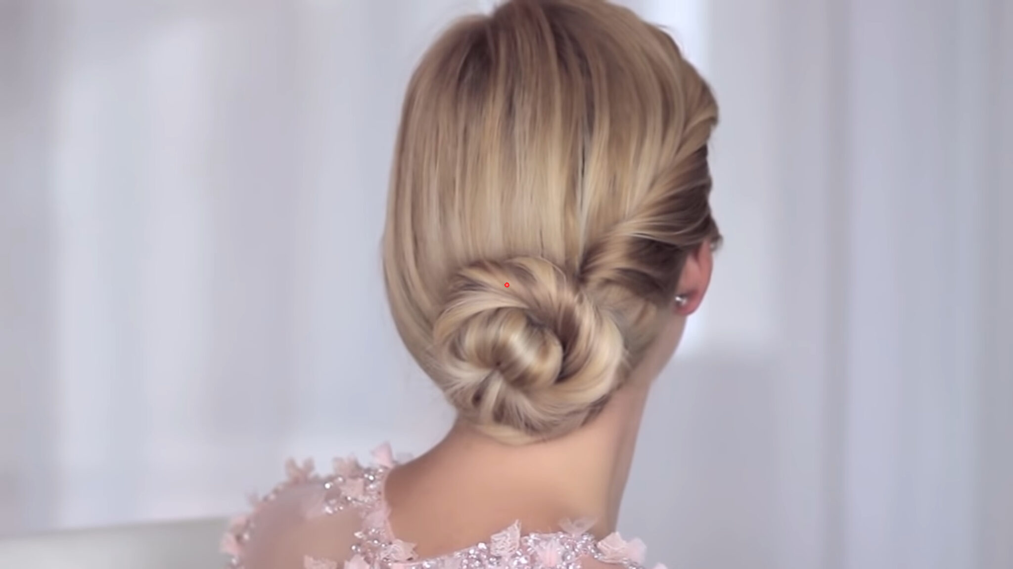 12 Gorgeous Elsa Braid Hairstyles For Queens - Hood MWR