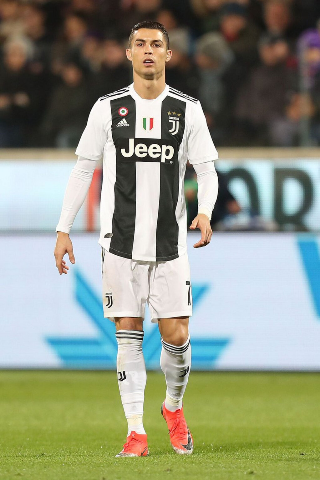 50 Famous Bow Legged Celebrities Show Us That Confidence is Key - Hood MWR