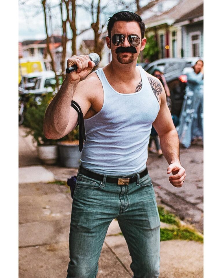 50 Easy Celebrity Costumes Ideas for a Last-Minute Halloween - Hood MWR