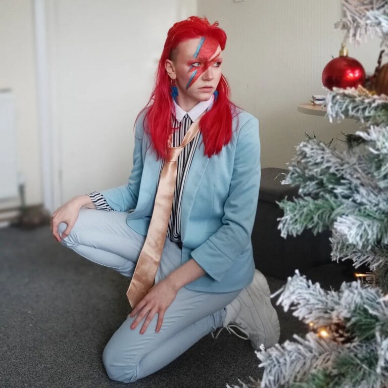 50 Easy Celebrity Costumes Ideas for a Last-Minute Halloween - Hood MWR