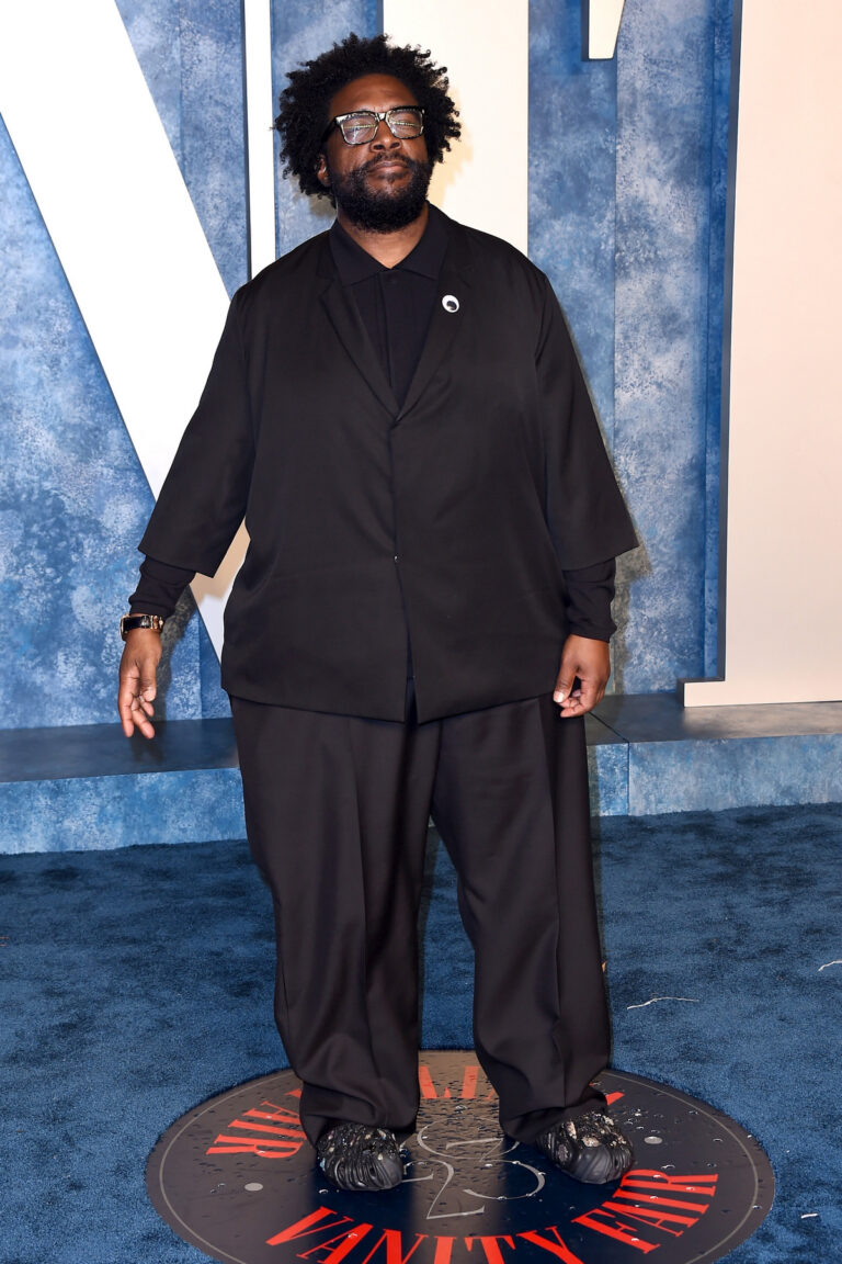 50 Celebrities Who Love Wearing Crocs - Hood MWR