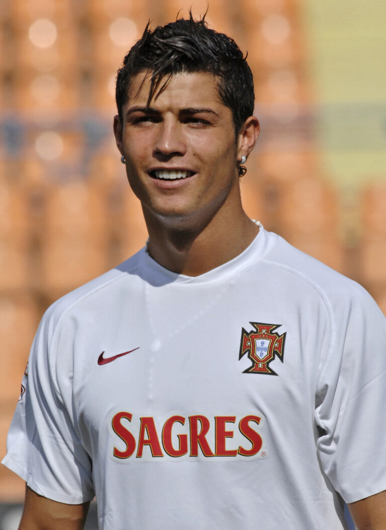 Top 35 Cristiano Ronaldo's Hairstyles Through the Years - Hood MWR