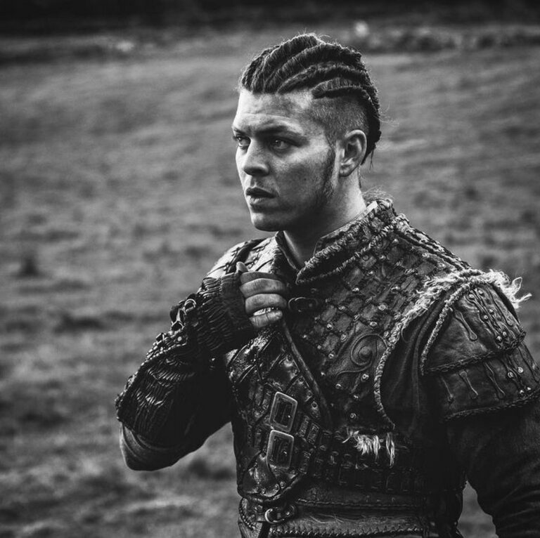 35 Bold Viking Braids for Men's Authentic Look - Hood MWR