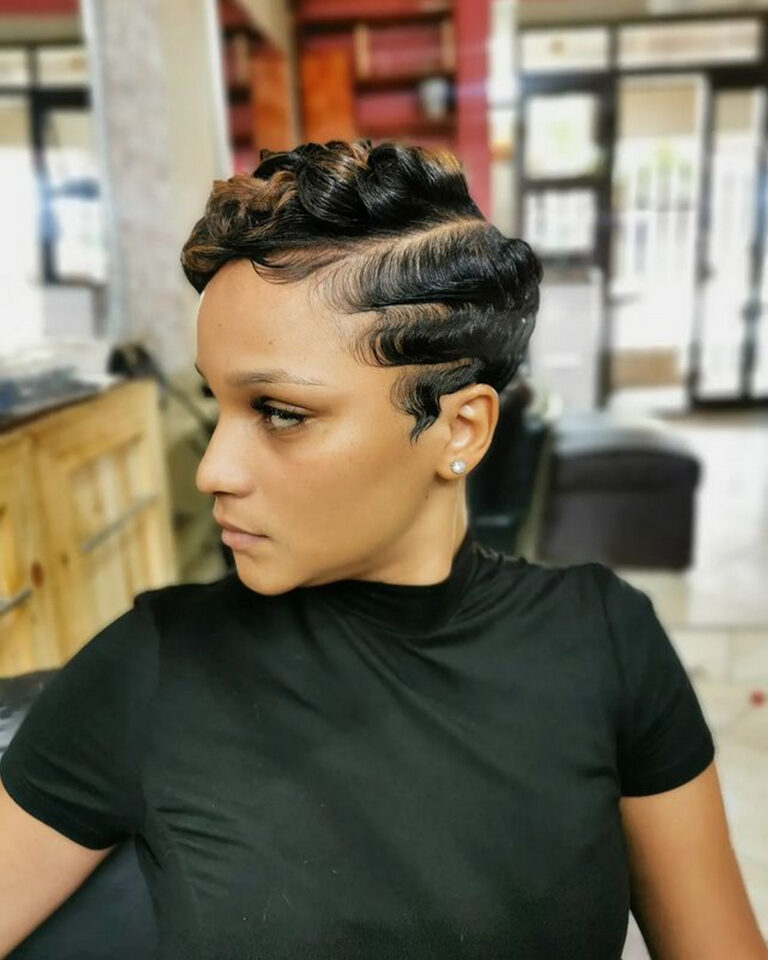 52 Flattering Curly Pixie Cut Ideas for All Face Shapes - Hood MWR