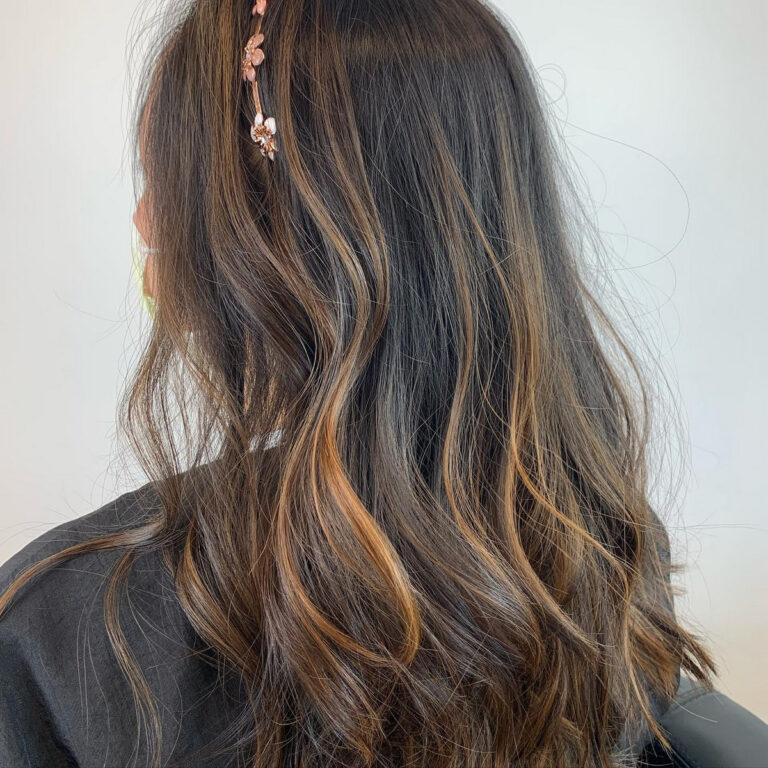 33 Black Hair with Highlights Ideas for Every Skin Tone - Hood MWR