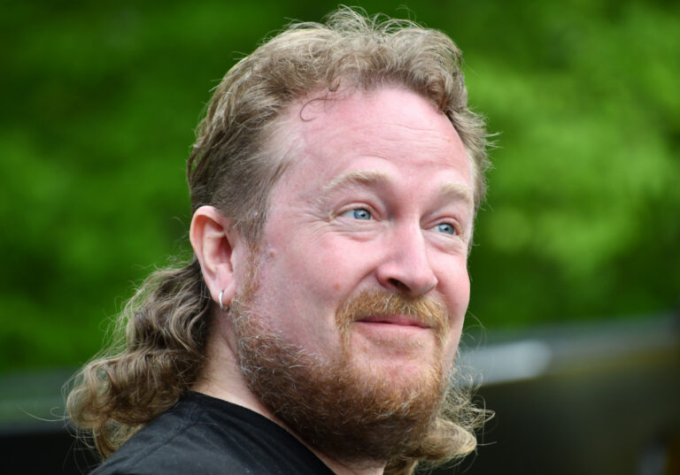 35 Bold and Iconic Men's Hairstyles Of 90s Nostalgia - Hood MWR