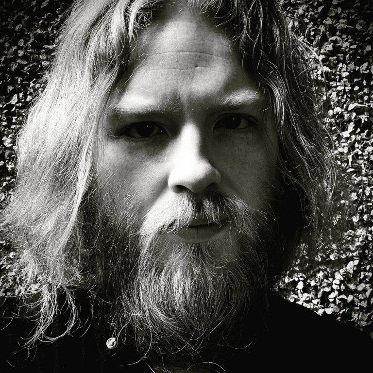 35 Short Wavy Hairstyles For Men: The Latest Trend 2023 - Hood MWR