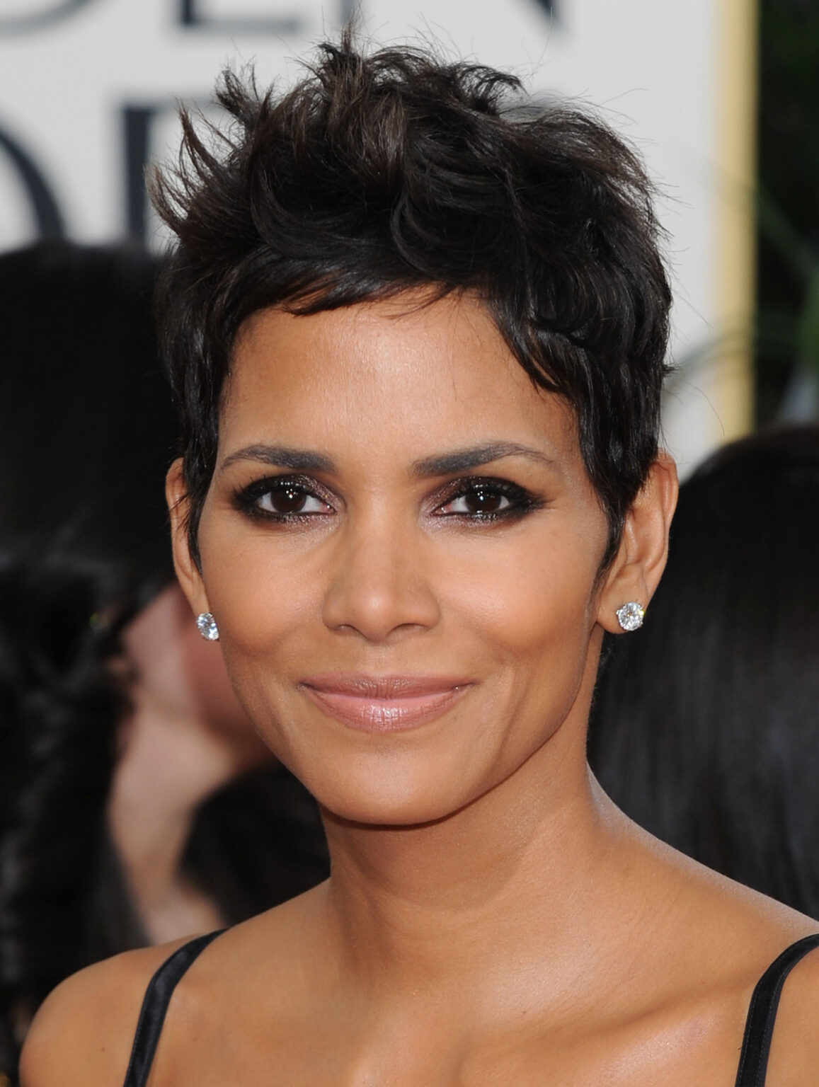 Top 50 Iconic Short Hair Celebrities with Beauty and Influence - Hood MWR