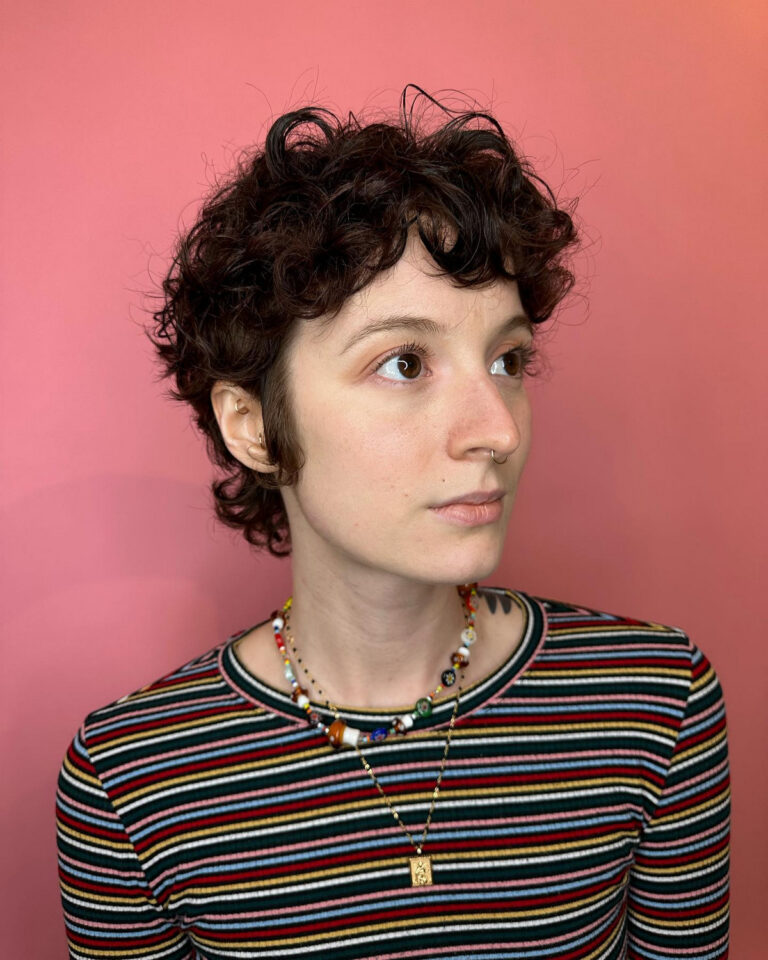 35 Beautiful Short Fluffy Hair For Women That Are Trending Now - Hood MWR