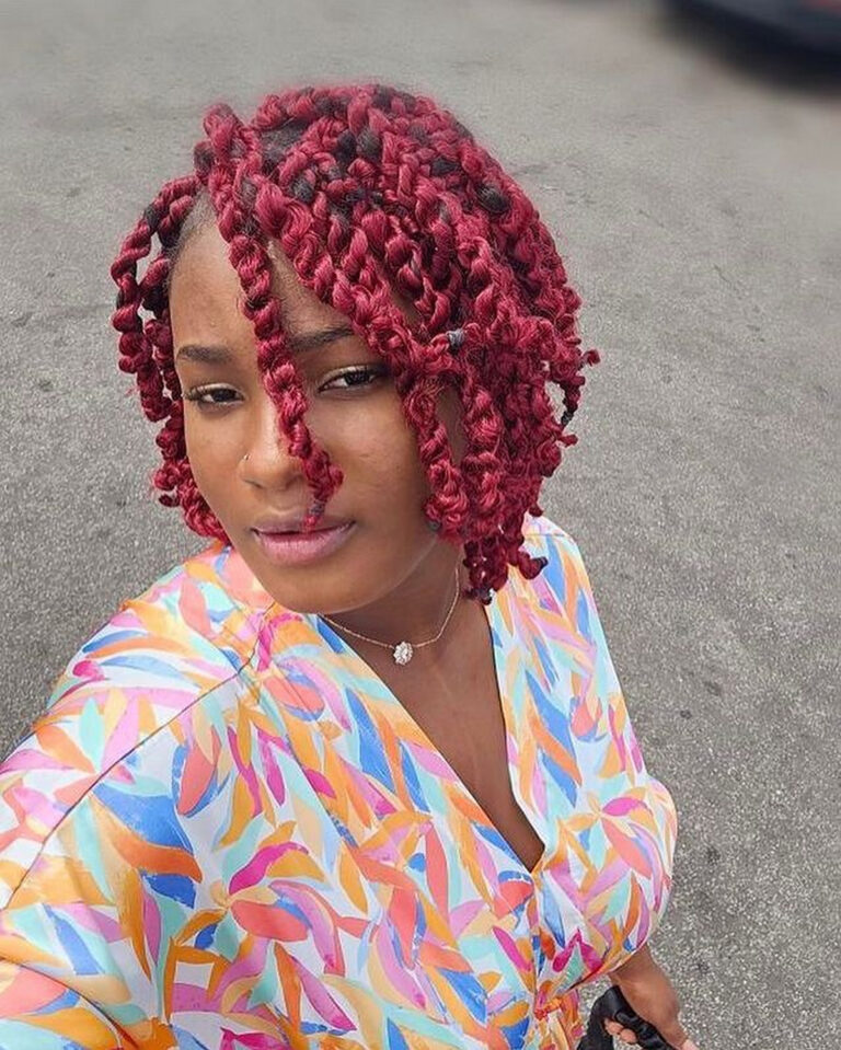 36 Short Dreads Hairstyles For Women of All Ages - Hood MWR