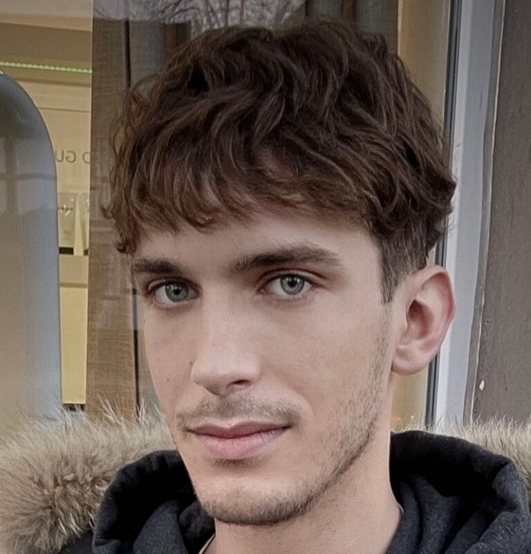 35 Short Wavy Hairstyles For Men: The Latest Trend 2023 - Hood MWR