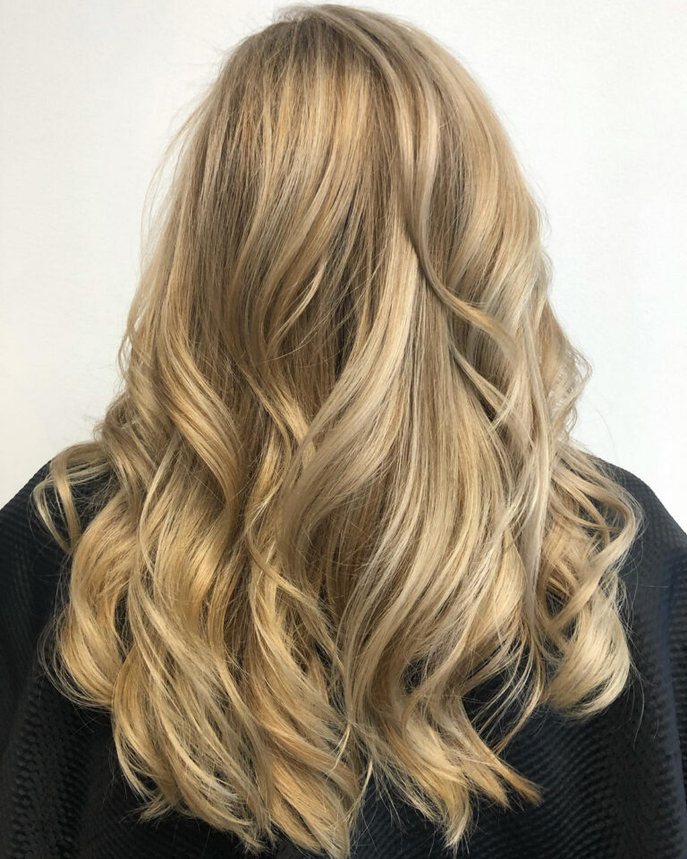 35 Golden Blonde Hair Color Ideas for a Radiant Look