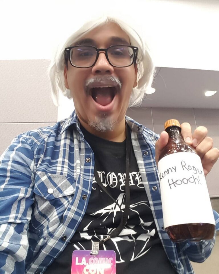 50 Easy Celebrity Costumes Ideas for a Last-Minute Halloween - Hood MWR