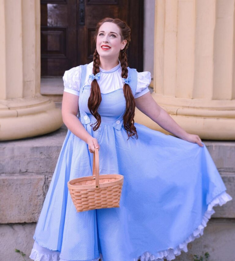 50 Easy Celebrity Costumes Ideas for a Last-Minute Halloween - Hood MWR