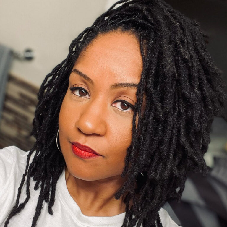 36 Short Dreads Hairstyles For Women of All Ages - Hood MWR