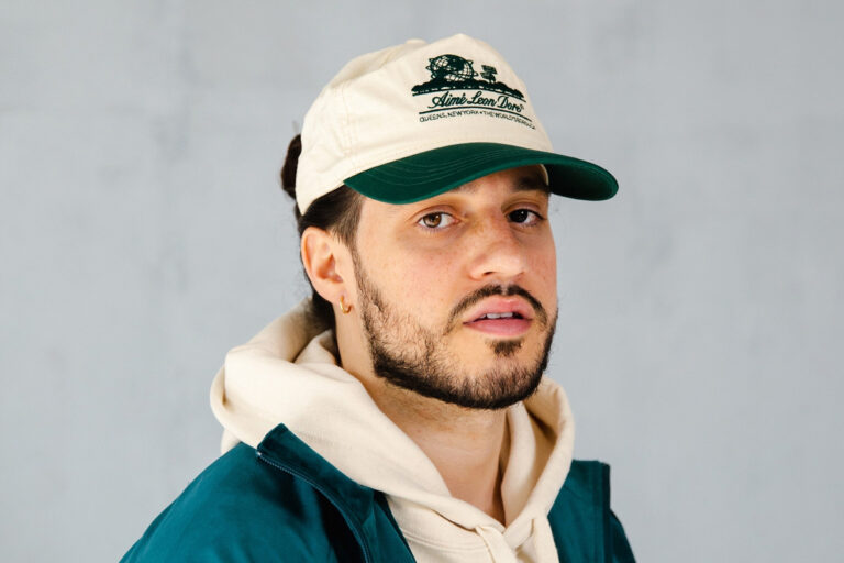 43 Celebrities Who Stand Out with Heterochromia - Hood MWR