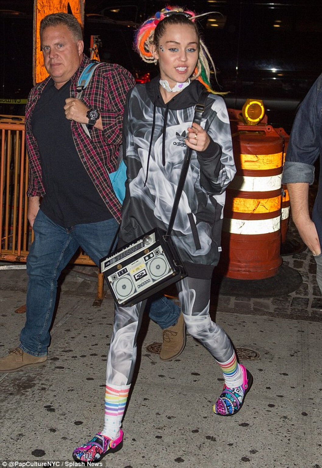 50 Celebrities Who Love Wearing Crocs - Hood MWR