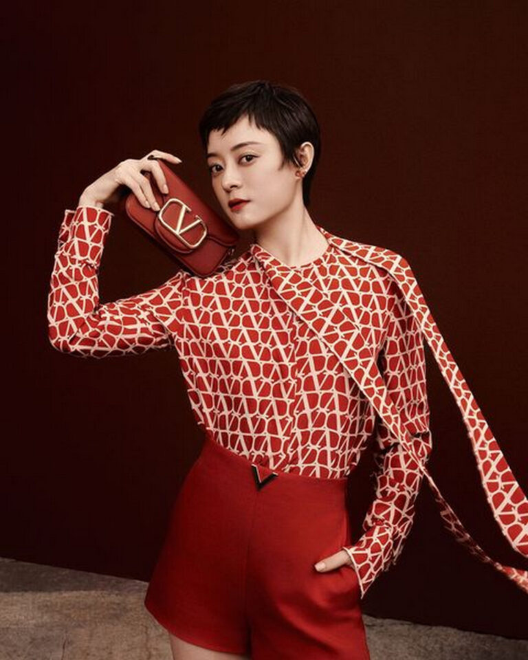 35 Colors That Complement Red Clothes: Look Fashionable - Hood MWR