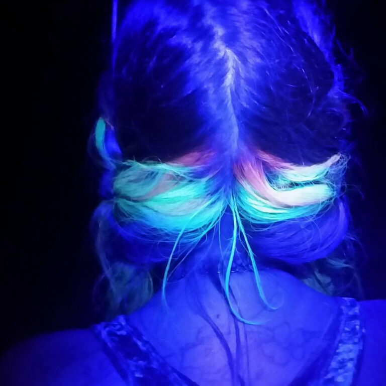 35 Peekaboo Highlight Hairstyles for Your Next Color - Hood MWR