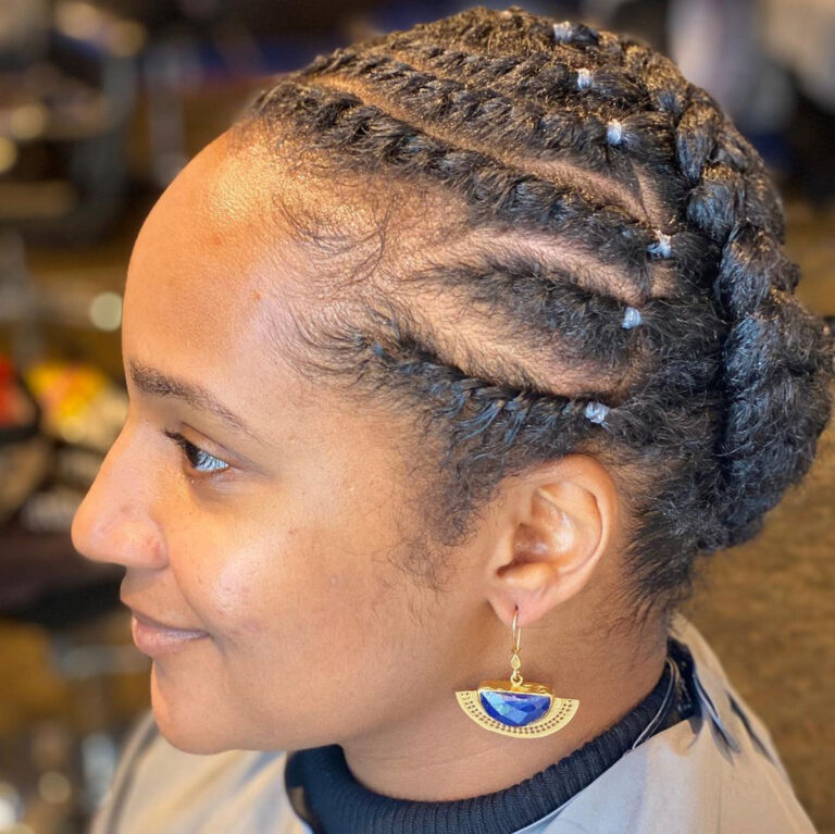 36 Short Dreads Hairstyles For Women of All Ages - Hood MWR