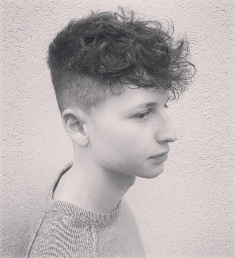 35 Short Wavy Hairstyles For Men: The Latest Trend 2023 - Hood MWR