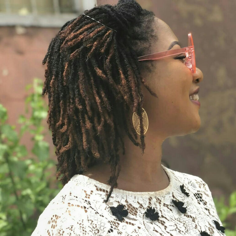 36 Short Dreads Hairstyles For Women of All Ages - Hood MWR