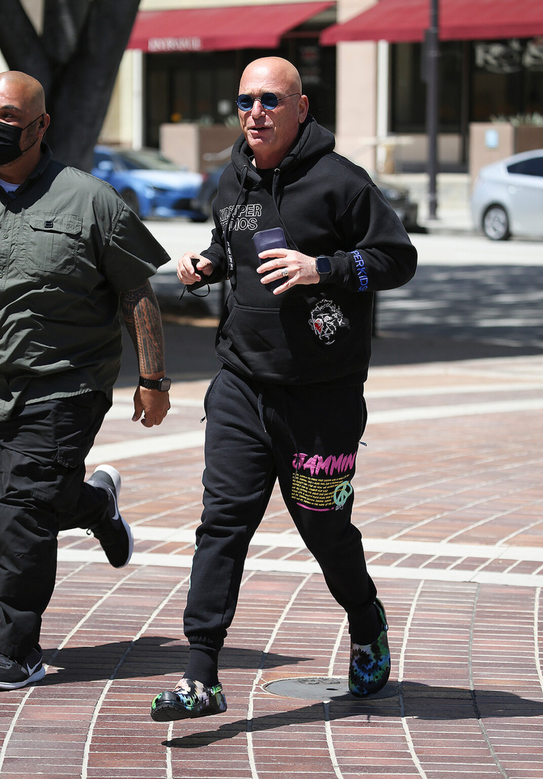 50 Celebrities Who Love Wearing Crocs - Hood MWR