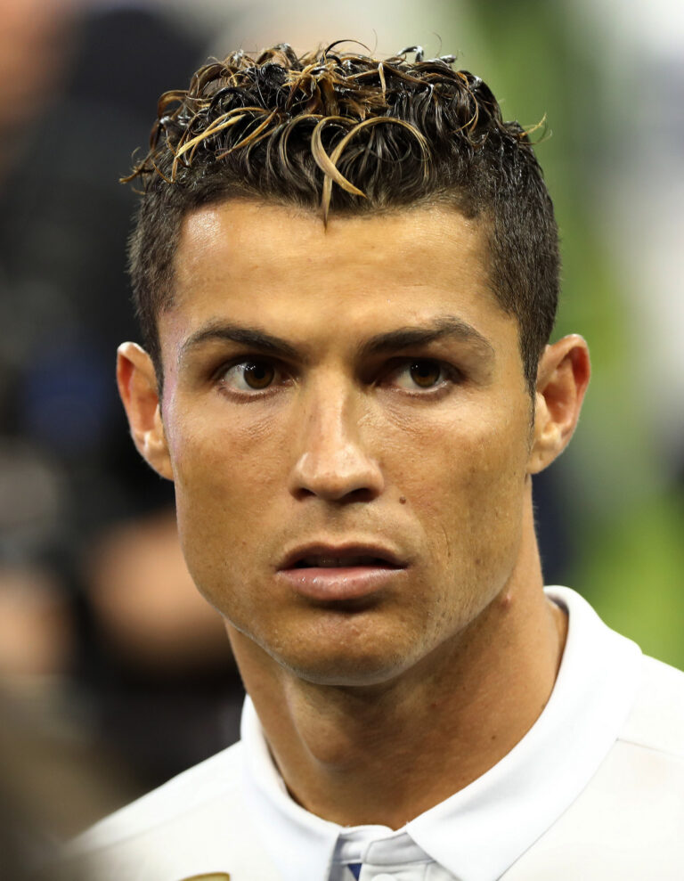 Top 35 Cristiano Ronaldo's Hairstyles Through the Years - Hood MWR