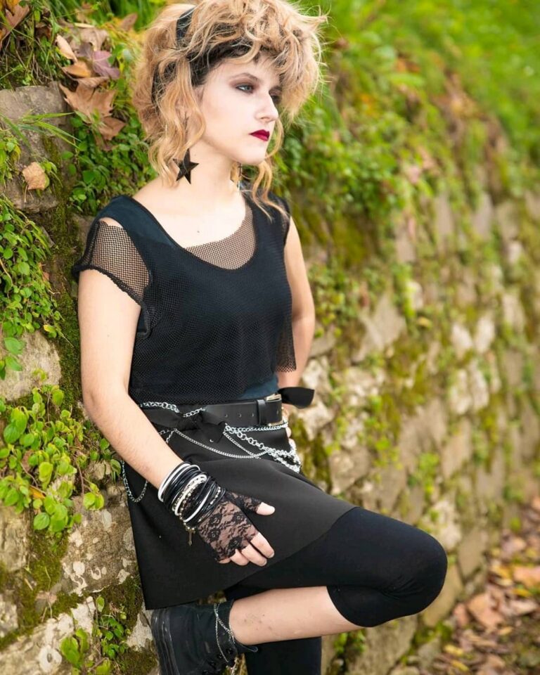 50 Easy Celebrity Costumes Ideas for a Last-Minute Halloween - Hood MWR