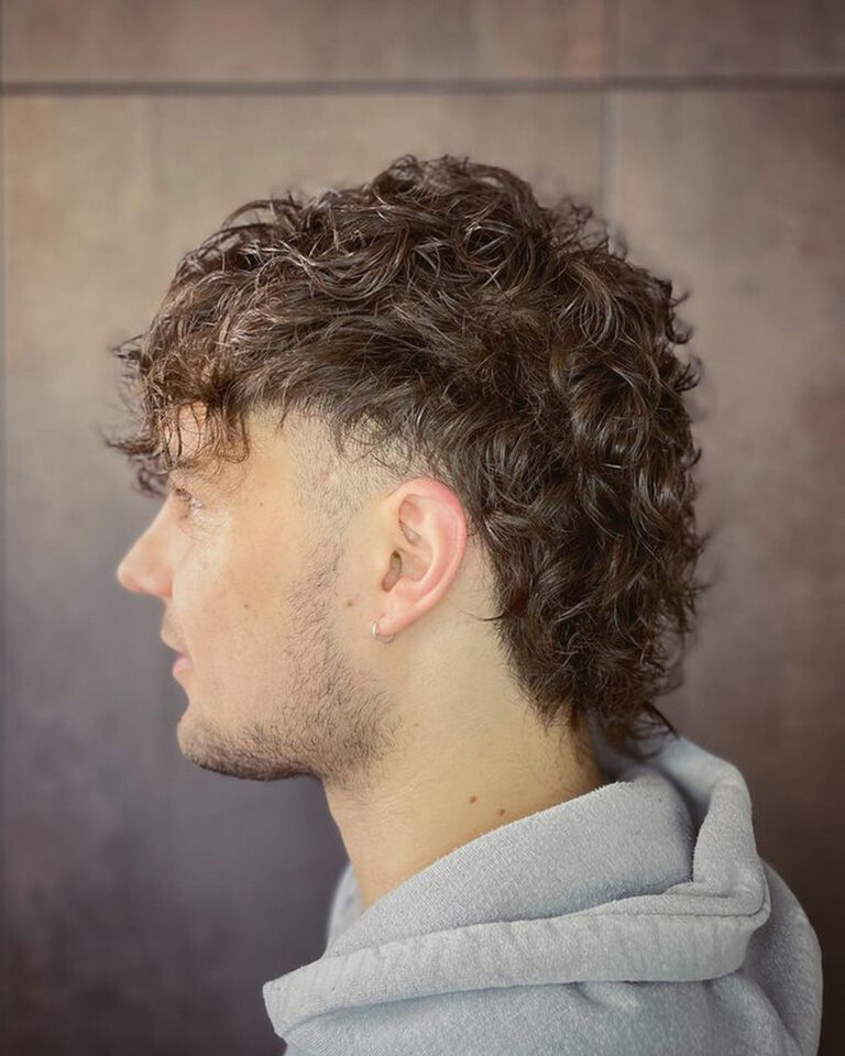 35 Hockey Flow Haircuts for 2023: Classic and Modern Variations - Hood MWR