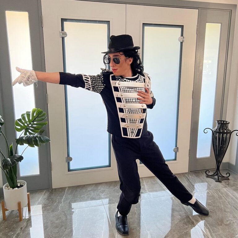 50 Easy Celebrity Costumes Ideas for a Last-Minute Halloween - Hood MWR