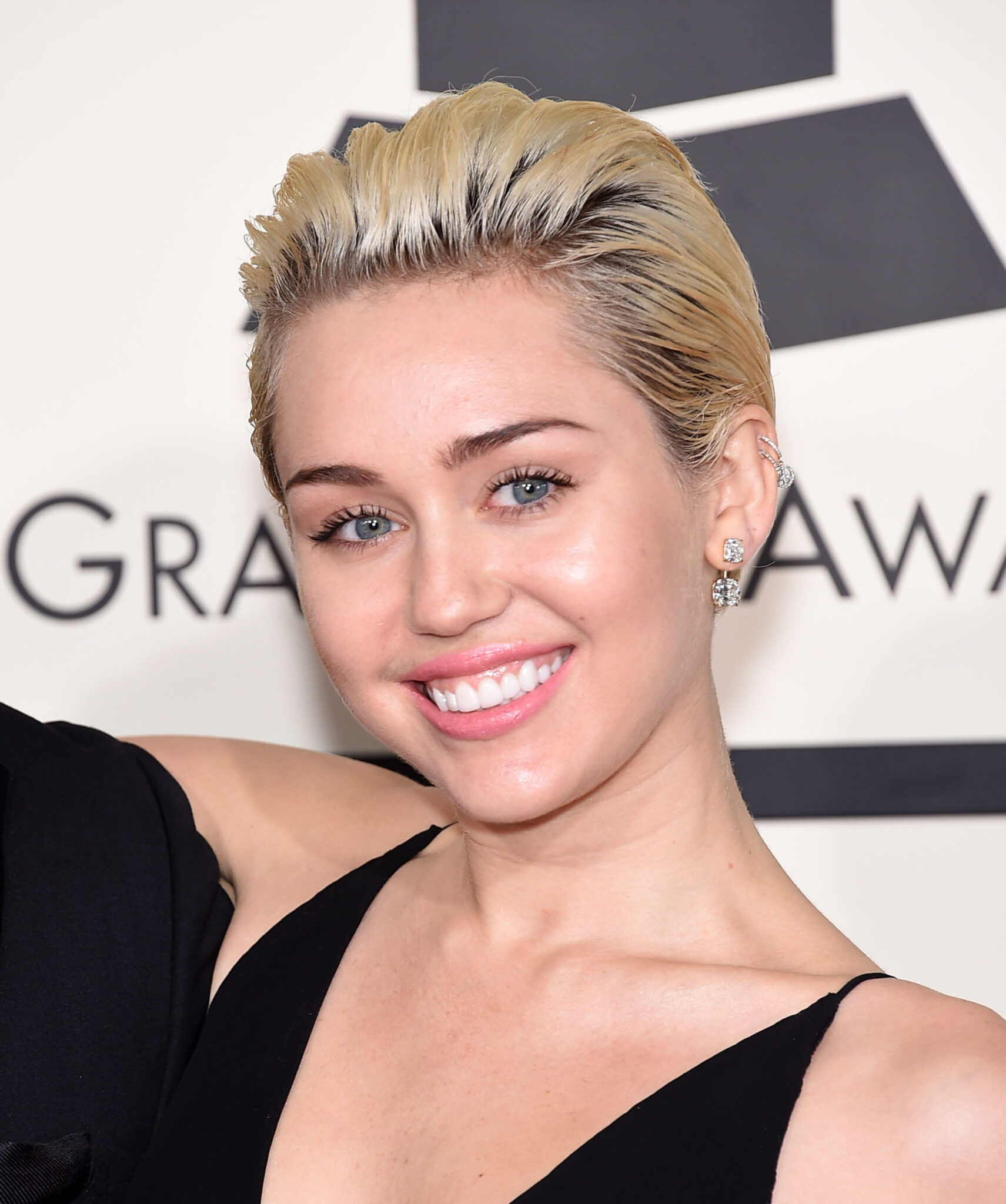 Top 50 Celebrities Who Battled Depression And Overcame It! - Hood MWR