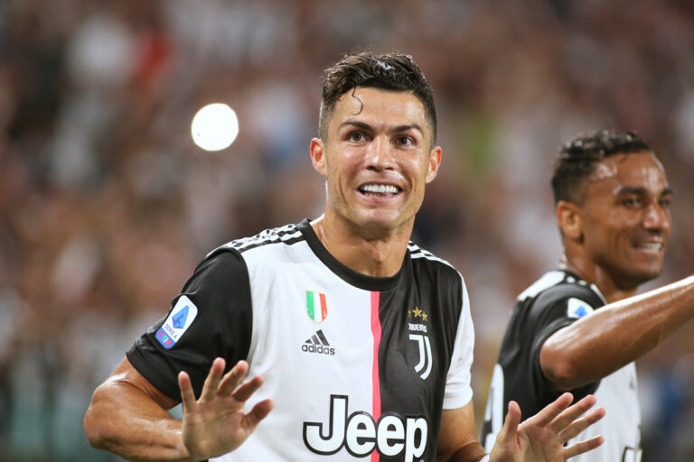 Top 35 Cristiano Ronaldo's Hairstyles Through the Years - Hood MWR